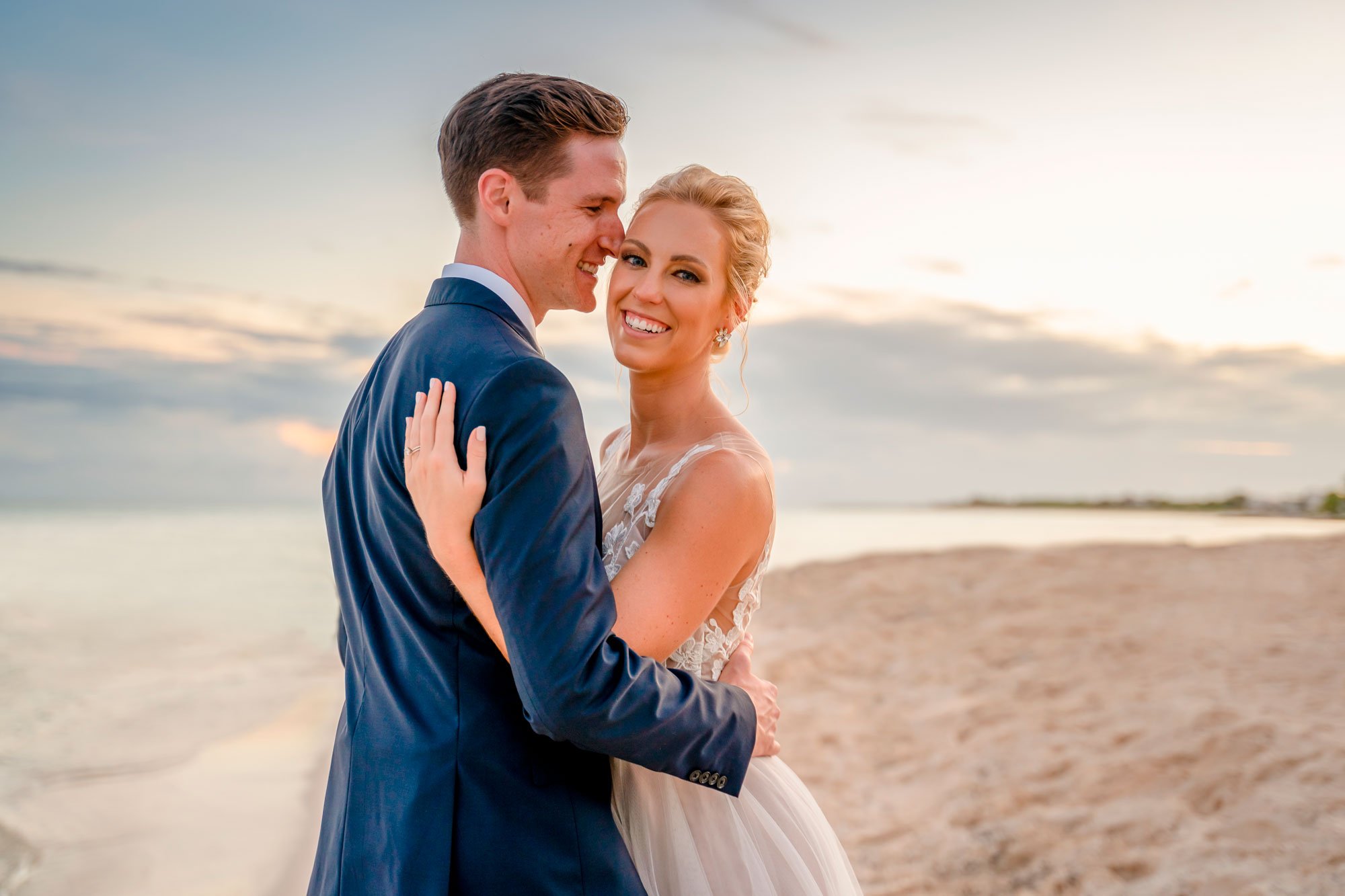 Beach Wedding Etiquette Tips: Look Stylish and Comfortable - WEGROUP